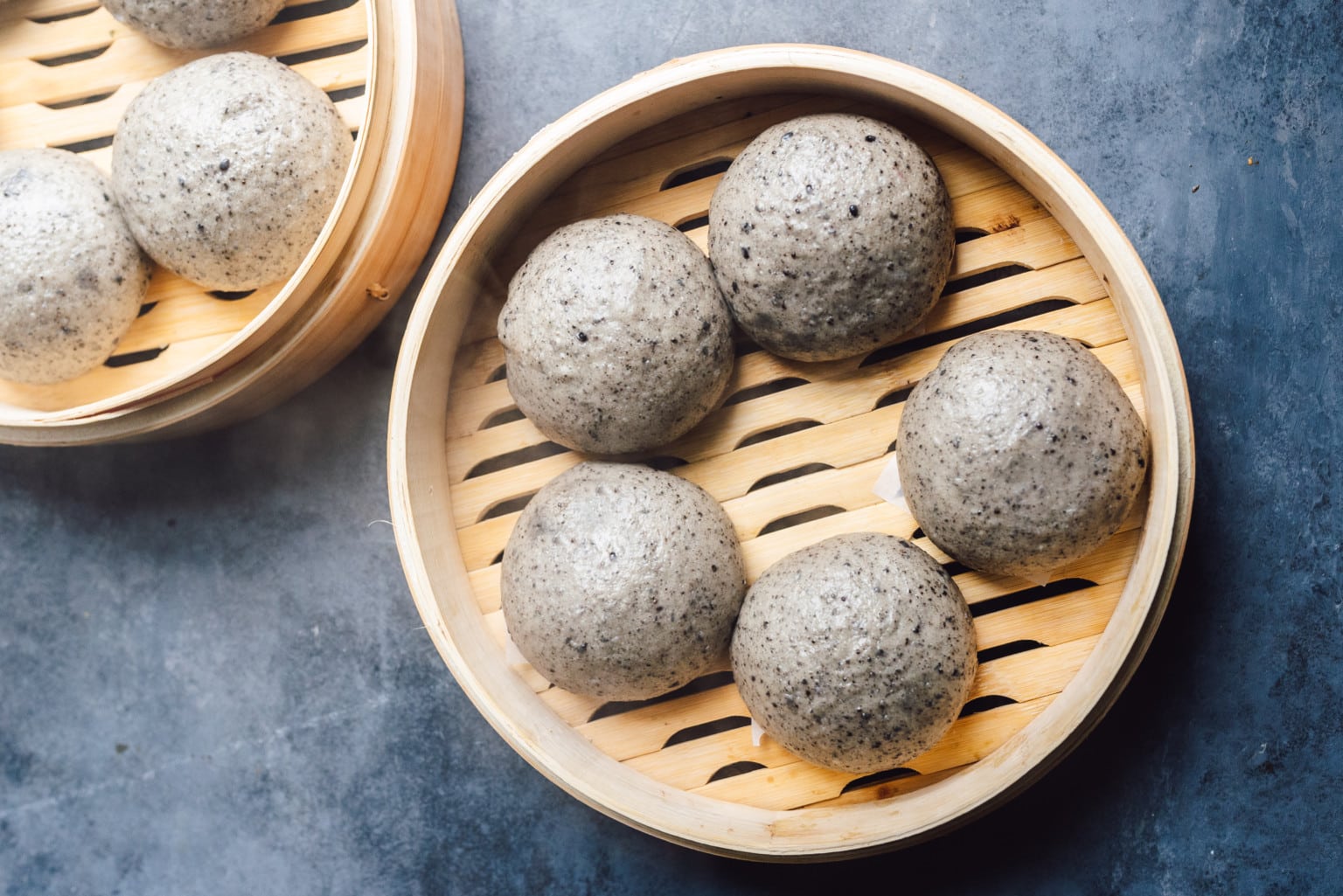 Black sesame steamed buns with molten filling 黑芝麻包